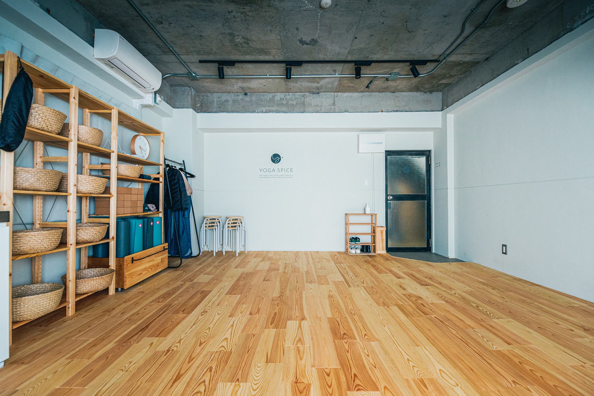 【神保町徒歩4分】優しい天然木の床に、グレイッシュホワイトの壁。自然素材に囲まれた心地よい空間でヨガのレッスンを開催しませんか？の写真8