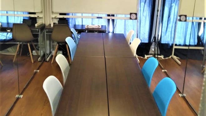 価格破壊‼使わないと損‼天神南駅2分最大10名‼会議やダンスに最適‼大鏡/WIFI/プロジェクター完備‼24時間営業‼の写真3