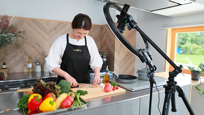 業務用冷蔵庫・システムキッチン・メイクルームや食器類無料貸し出しも!映像制作会社が運営する本格的なレンタルキッチンスタジオです!の写真3