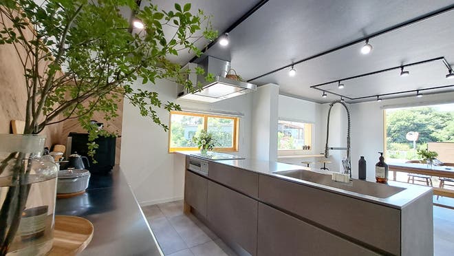 業務用冷蔵庫・システムキッチン・メイクルームや食器類無料貸し出しも!映像制作会社が運営する本格的なレンタルキッチンスタジオです!の写真2