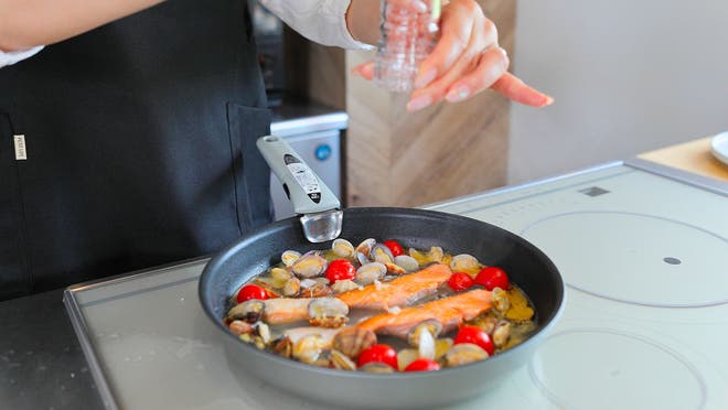 業務用冷蔵庫・システムキッチン・メイクルームや食器類無料貸し出しも!映像制作会社が運営する本格的なレンタルキッチンスタジオです!の写真5