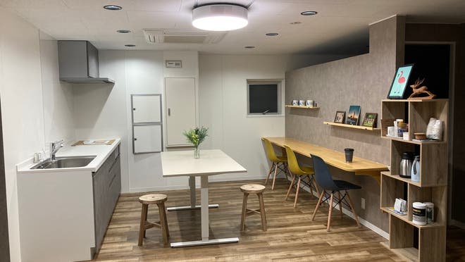 【オフィスC】JR奈良駅から徒歩4分の高速Wi-Fi・個別空調完備の4人まで着席できるオフィス空間です!の写真2