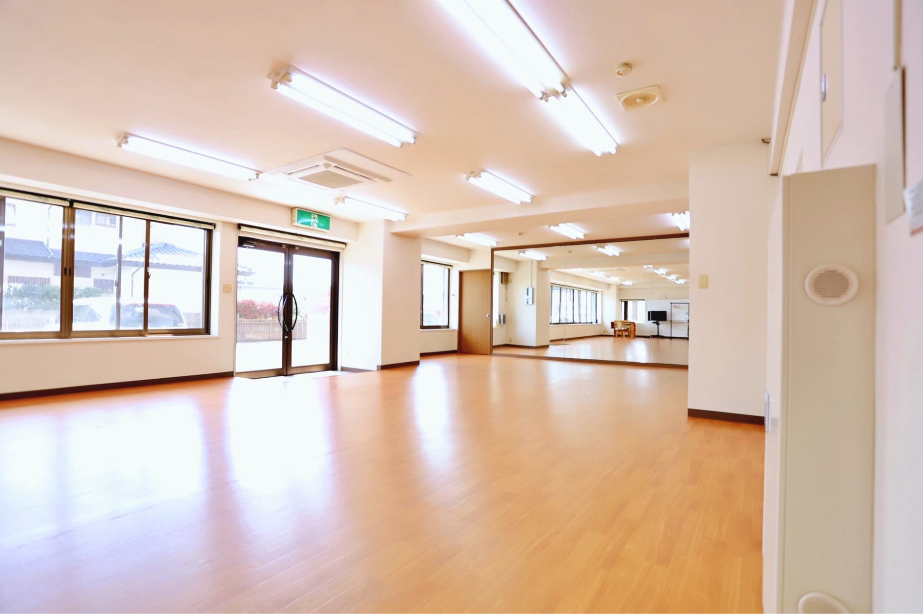 西那須野駅から車で5分のダンススタジオです。鏡面張でダンス練習ができます！の写真6