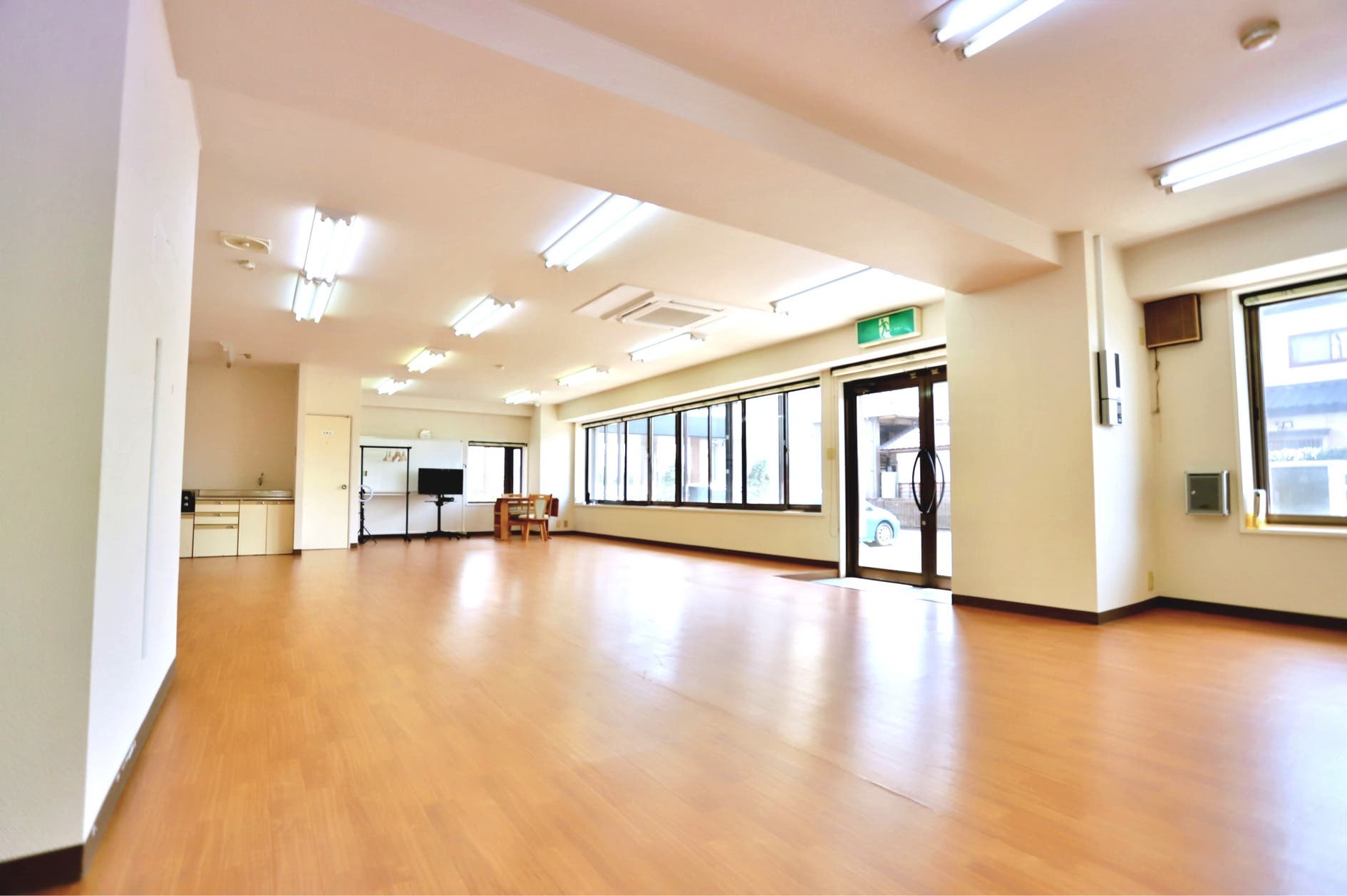 西那須野駅から車で5分のダンススタジオです。鏡面張でダンス練習ができます！の写真8