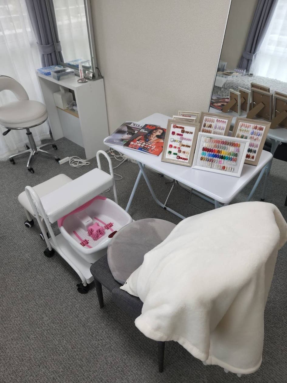 日吉駅徒歩3分☆たくさんの割引プランをご用意☆フットネイルができるのはここだけ！✽パーソナルカラー✽占い等カウンセリングの写真3