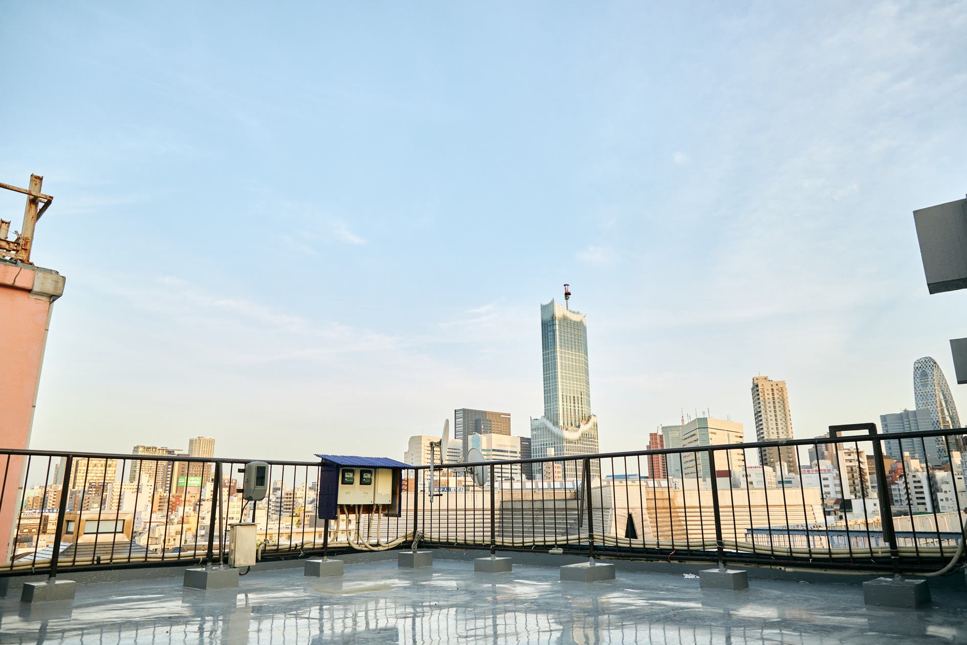 【屋上🌞日当たり抜群】駅近徒歩1分😳 開放的な広々屋上スペース！撮影可能📸 の写真5