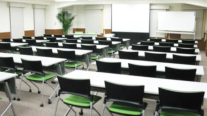 東京会議室 貸会議室オフィス東京 L4会議室/4階【東京駅徒歩5分/スタッフ常駐/高速無料Wi-Fi/スクール54名利用可能】の写真1