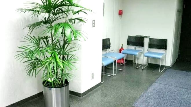 東京会議室 貸会議室オフィス東京 L4会議室/4階【東京駅徒歩5分/スタッフ常駐/高速無料Wi-Fi/スクール54名利用可能】の写真6