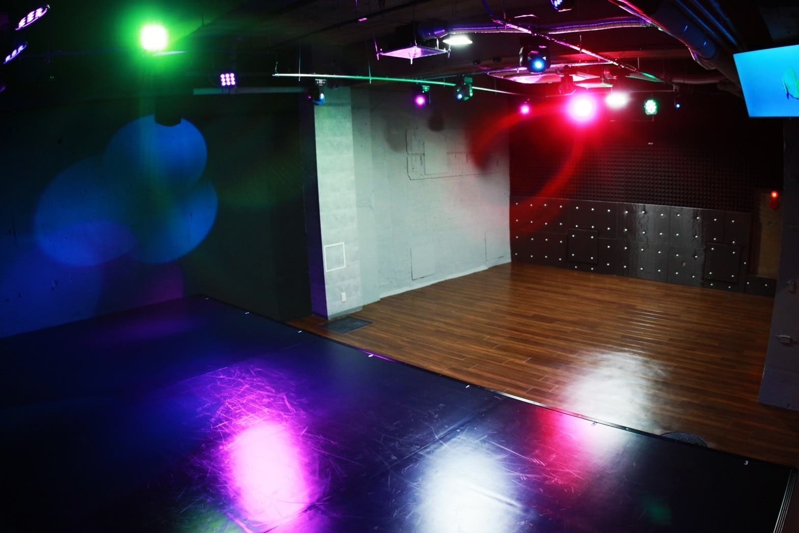 【BUZZ LIVE 赤坂】の写真4