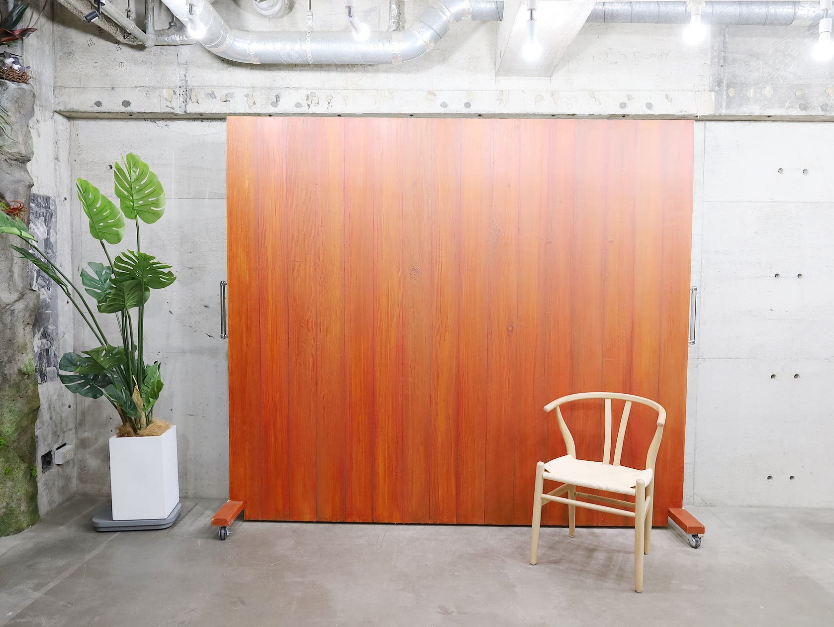 《地下スケルトン》配管むき出し、コンクリ打ちっぱなし、移動式大型背景パネル、背景6種類【RIVERLD池袋スタジオ】の写真22