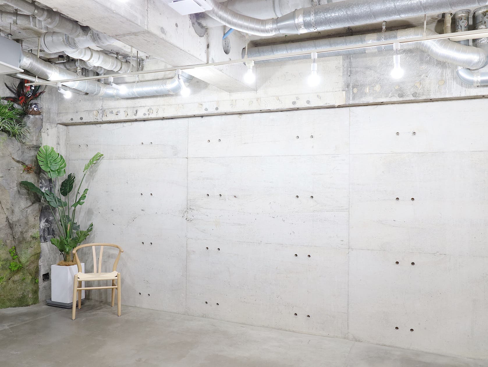 《地下スケルトン》配管むき出し、コンクリ打ちっぱなし、移動式大型背景パネル、背景6種類【RIVERLD池袋スタジオ】の写真10