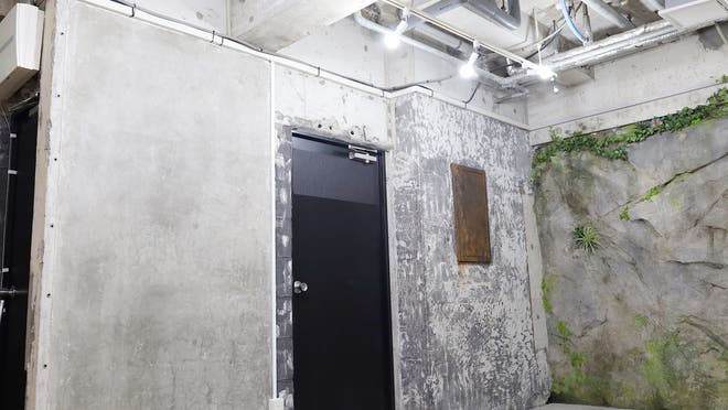 《地下スケルトン》配管むき出し、コンクリ打ちっぱなし、移動式大型背景パネル、背景6種類【RIVERLD池袋スタジオ】の写真15