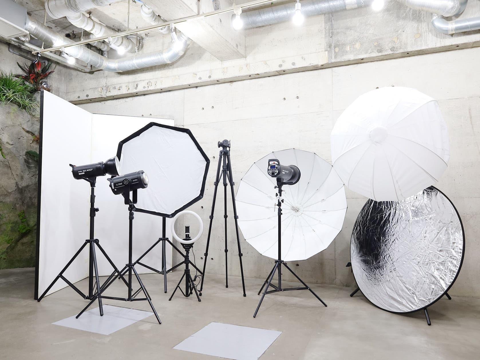 《地下スケルトン》配管むき出し、コンクリ打ちっぱなし、移動式大型背景パネル、背景6種類【RIVERLD池袋スタジオ】の写真24