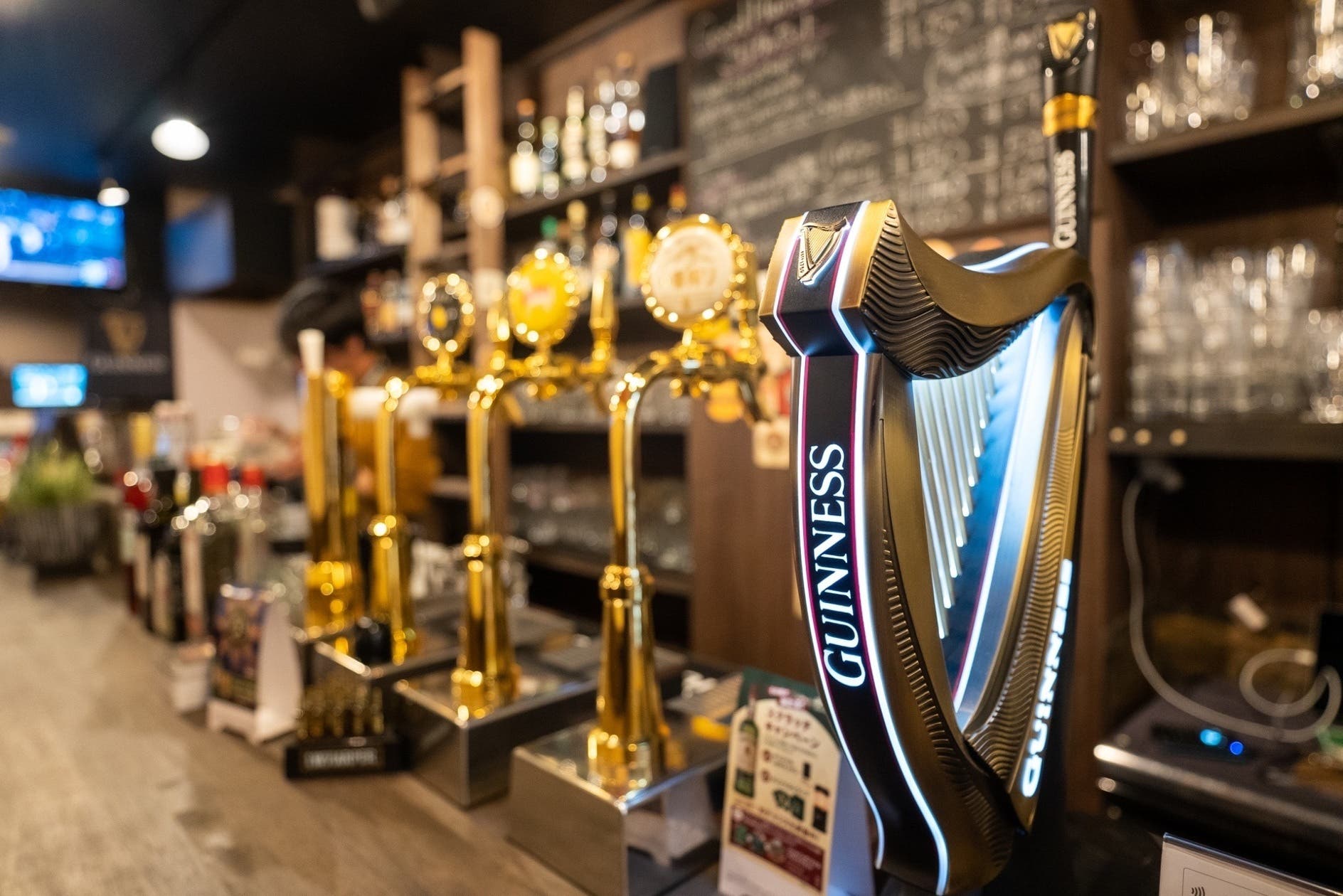 JR環状線京橋駅から徒歩5分のアイリッシュパブの写真3