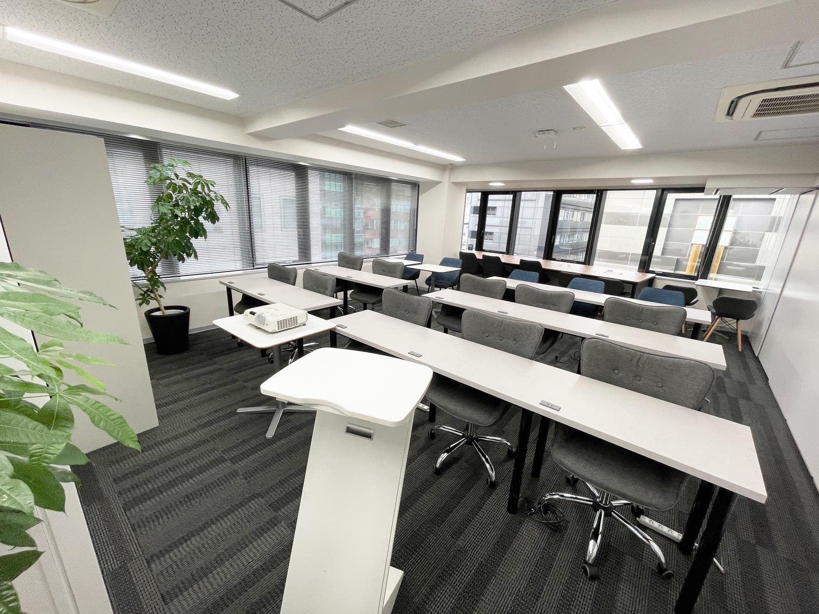 【松屋銀座の近く】21名着席/オフサイトMTG・セミナー等に最適/飲食OK/オシャレ＆カジュアルな雰囲気でリーズナブルの写真5