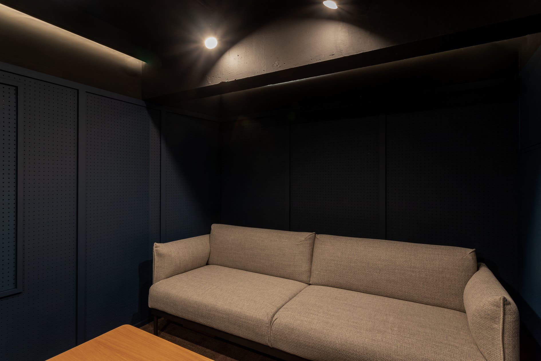 【六本木駅から徒歩１分の好立地】高級感のあるバースペースの写真6