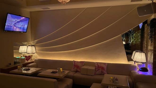 【北新地駅徒歩5分】北新地ど真ん中にある大理石とシャンデリアがある上品なミュージックサロン(飲食店)の写真2