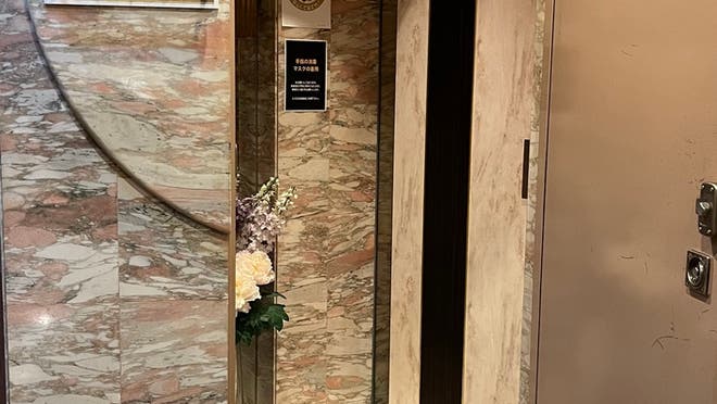 【北新地駅徒歩5分】北新地ど真ん中にある大理石とシャンデリアがある上品なミュージックサロン(飲食店)の写真8