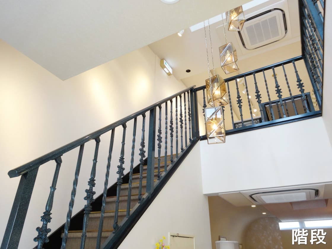 愛知会議室　マザーラミタ東岡崎店　石造り風のエレガントなレンタルスペース！東岡崎駅10分✨無料駐車場有✨女子会・撮影・記念日にの写真7