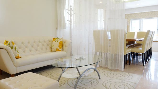 愛知会議室 マザーラミタ東岡崎店 石造り風のエレガントなレンタルスペース!東岡崎駅10分✨無料駐車場有✨女子会・撮影・記念日にの写真1