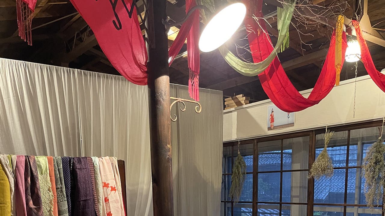 蔵の街 栃木にある隠れ家シェアスペース【着物レンタルおうるび2階多目的スペース】撮影,ギャラリー展示,販売会の写真9