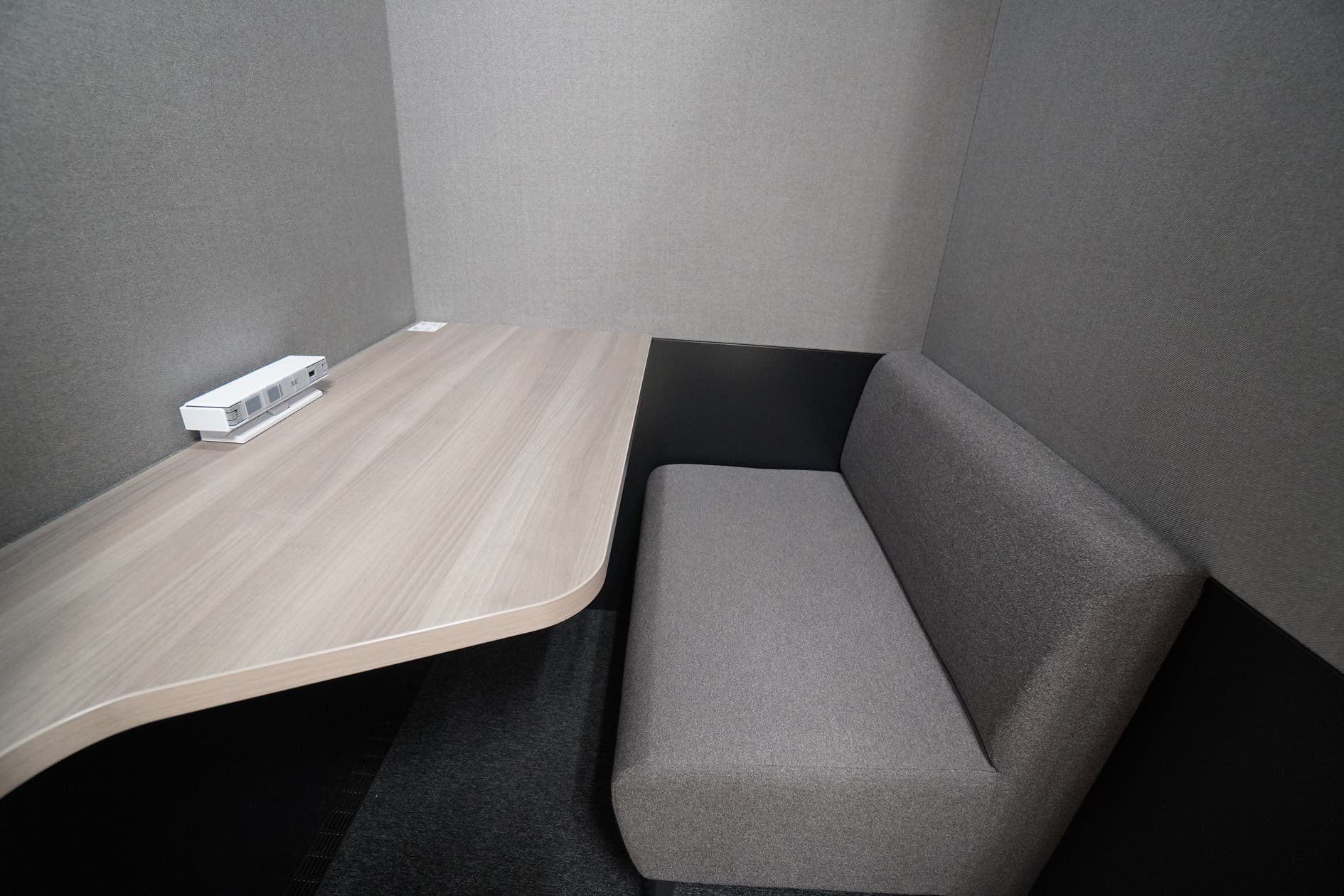 ＜ミニマルワークスペース J Smile FOODS MARKET No.2＞個室ワークブース💼Wi-Fi📶テレワーク/自習の写真3