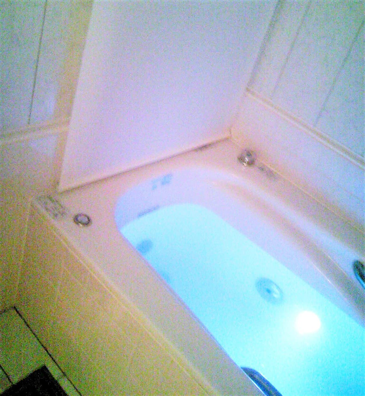 洗面所とバスルームの画像2