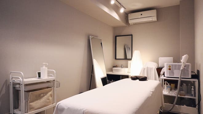 2F・202号室【天神駅 西1出口より徒歩1分】お洒落なホテルの一室をサロンに!の写真3