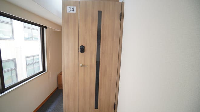 <ミニマルワークブース新大阪No.4>完全個室ワークブース💼Wi-Fi📶電源🔌テレワーク/ZOOM/自習/作業場所の写真6