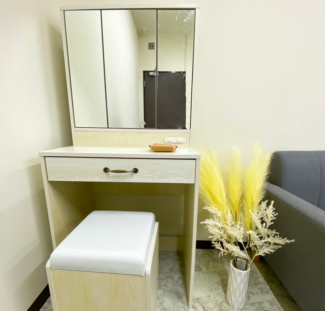 【☆心斎橋駅 徒歩３分☆】 「完全貸切 / 白を基調としたサロン風のくつろぎスペース☕️」の写真3