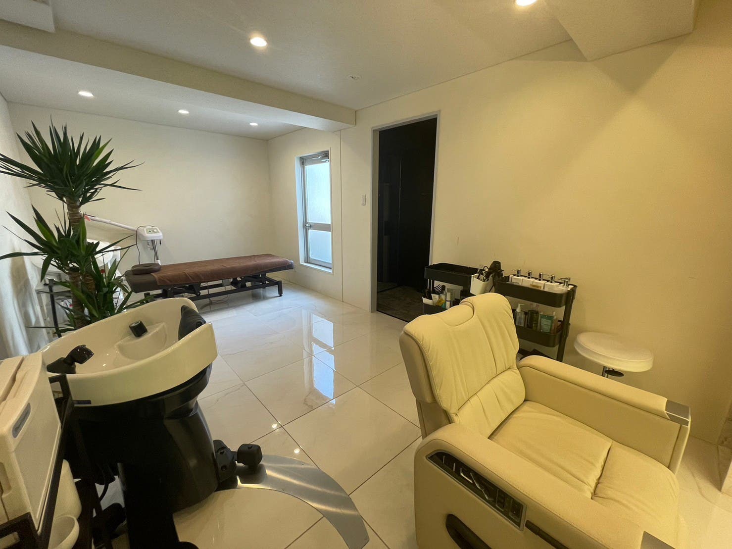 【六本木駅 徒歩6分】高級プライベートサロン✨美容・ヘアメイク・ヘッドスパ🧖シャンプー台🚿マッサージ✨セミナー✍撮影📸の写真13