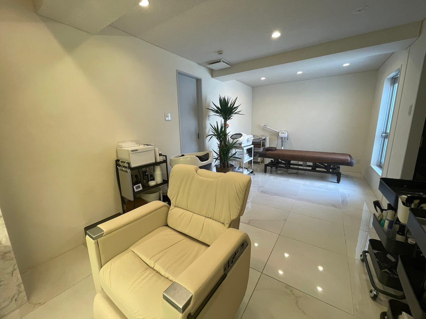 【六本木駅 徒歩6分】高級プライベートサロン✨美容・ヘアメイク・ヘッドスパ🧖シャンプー台🚿マッサージ✨セミナー✍撮影📸の写真7