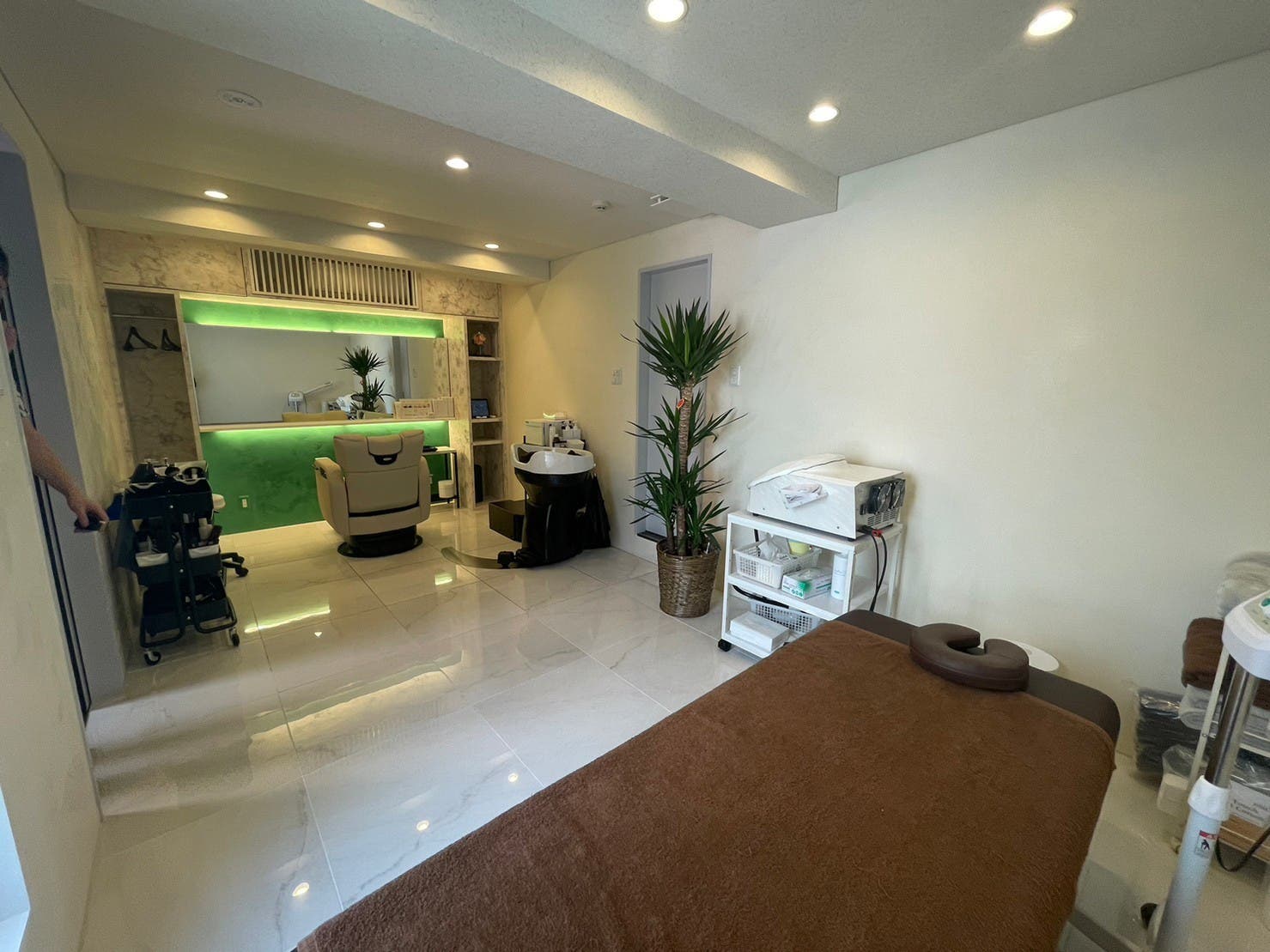 【六本木駅 徒歩6分】高級プライベートサロン✨美容・ヘアメイク・ヘッドスパ🧖シャンプー台🚿マッサージ✨セミナー✍撮影📸の写真15