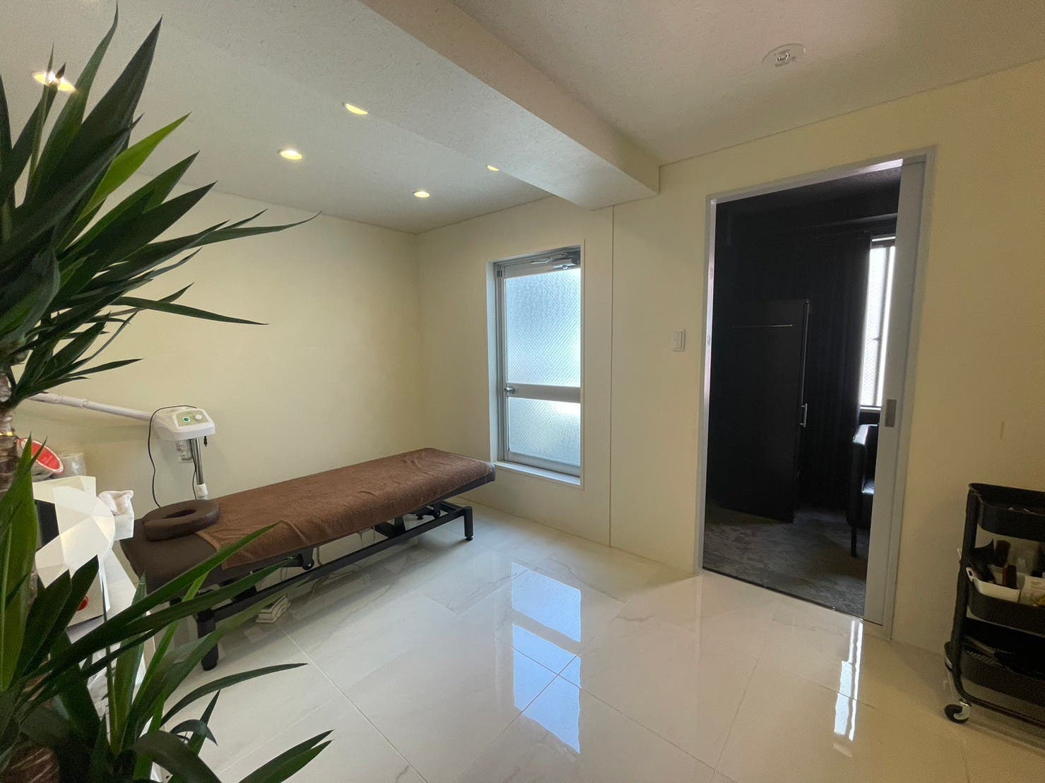 【六本木駅 徒歩6分】高級プライベートサロン✨美容・ヘアメイク・ヘッドスパ🧖シャンプー台🚿マッサージ✨セミナー✍撮影📸の写真14