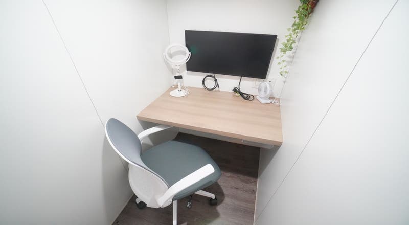 ＜ミニマルワークブース博多No.2＞完全個室ワークブース💼Wi-Fi📶モニター🖥テレワーク/ZOOM/自習/作業場所