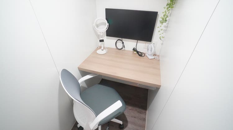 <ミニマルワークブース博多No.2>完全個室ワークブース💼Wi-Fi📶モニター🖥テレワーク/ZOOM/自習/作業場所の写真1
