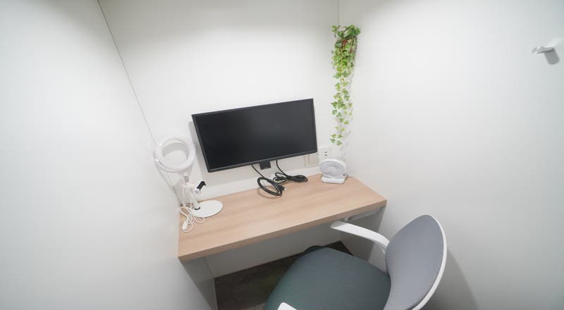 ＜ミニマルワークブース博多No.3＞完全個室ワークブース💼Wi-Fi📶モニター🖥テレワーク/ZOOM/自習/作業場所
