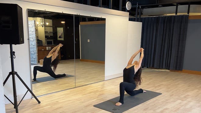 【京阪樟葉駅徒歩2分のスタジオ】<ヨガ・ピラティス専用〈完全個室/全身鏡 /機材完備〉>の写真1