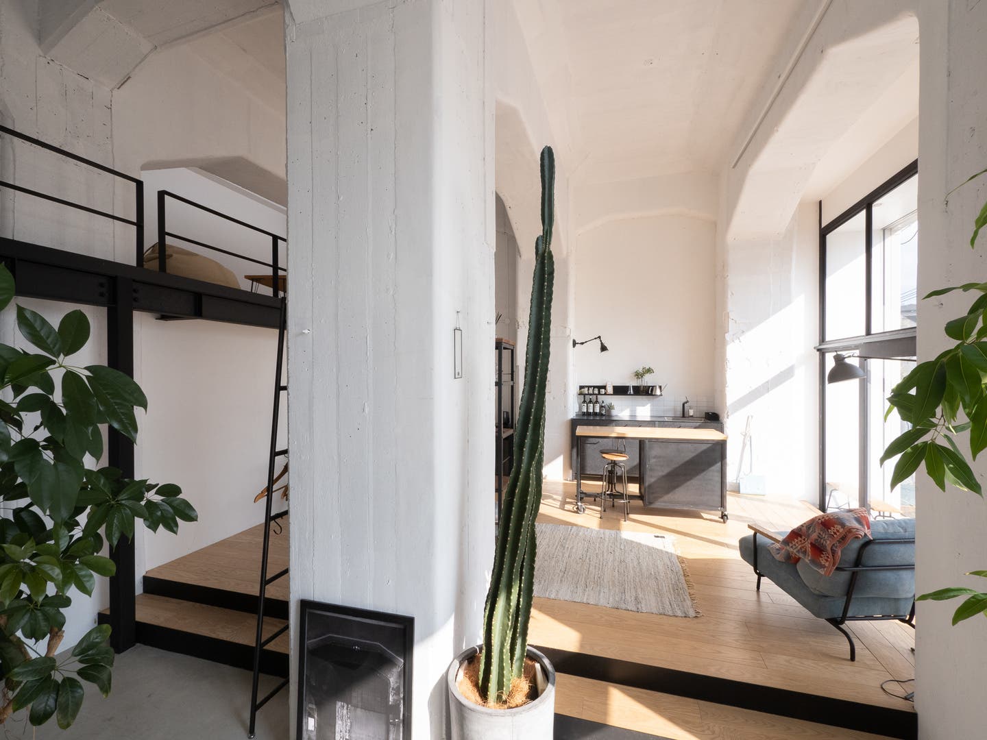 【三ノ宮】天井高4mの大空間スペース/スタジオ/ギャラリーの写真2