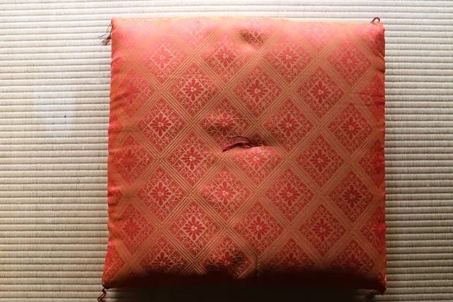 赤座布団の画像1
