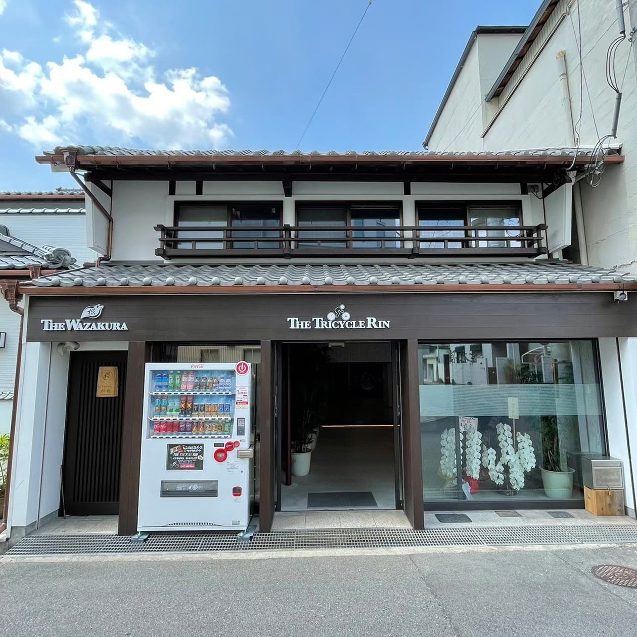 近鉄・JR桜井駅から徒歩5分　約80㎡オールフローリングで壁面鏡張り、天井高2.7ｍ、インスタ映えするお洒落な空間の写真21