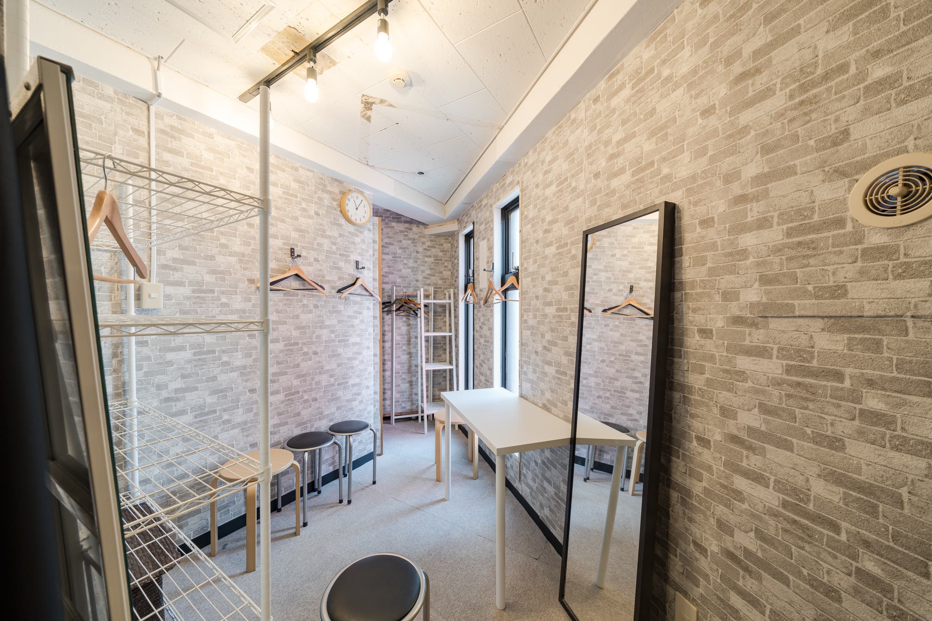 劇場レンタルライブスタジオです。客席キャパ40席。池袋駅徒歩3分です。の写真10