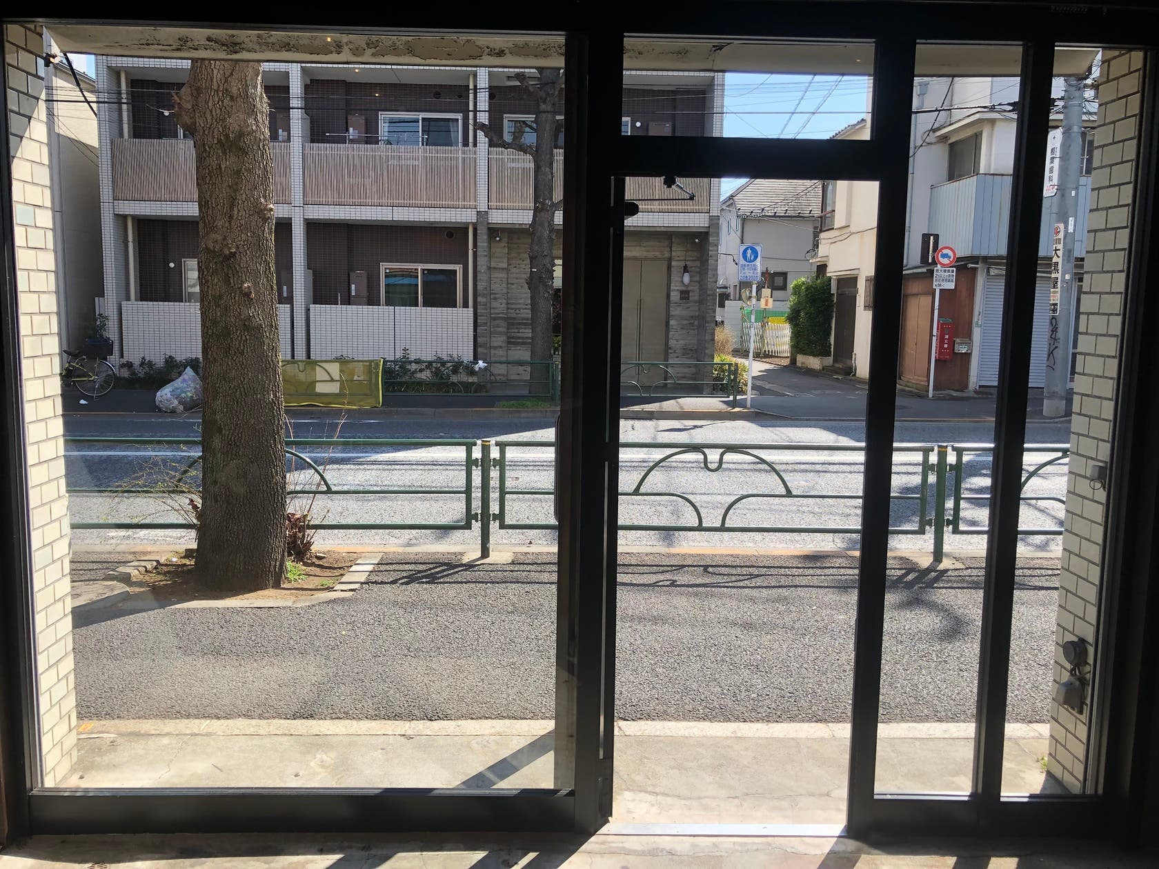 ポップアップストアやアパレルの展示会に最適な通り沿いに面した路面スペースの写真5