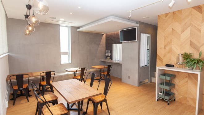 【学芸大学のカフェ風レンタルスペース】各種パーティ―やワークショップ、撮影に!大型スーパー、コインパーキングのすぐ近くの写真2