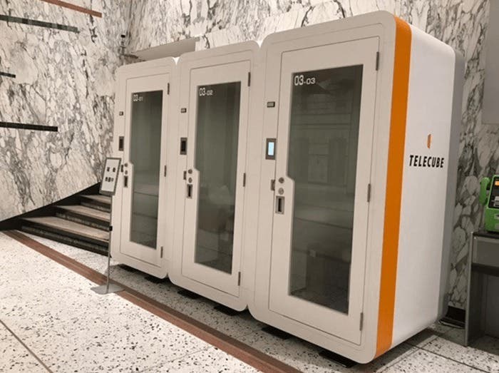 【テレキューブ】新東京ビルの個室型ワークブース（03-01）です。視線と音を遮る、プライベートな集中環境。の写真1