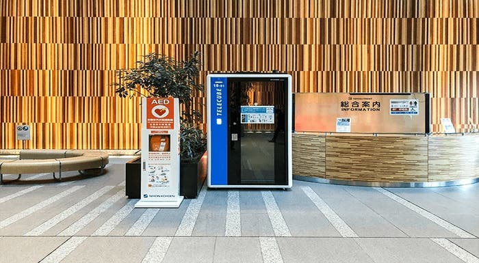 【テレキューブ】豊洲フロントの個室型ワークブース（18-01）です。視線と音を遮る、プライベートな集中環境。