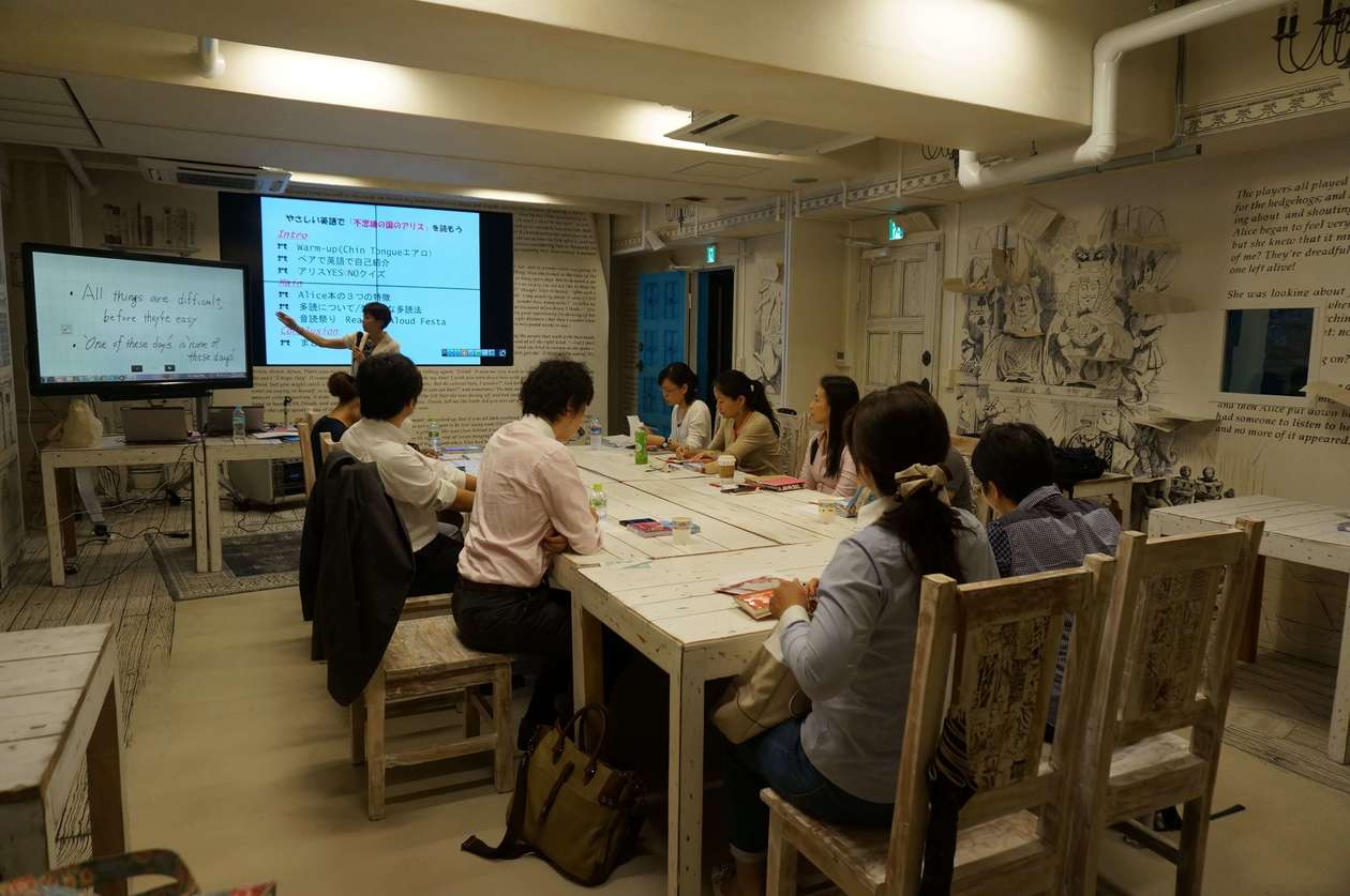 秋葉原駅徒歩1分！会議・セミナー・研修・パーティー・撮影が映える！おしゃれなレンタルスペース　【『アリスのホワイトルーム】の写真12