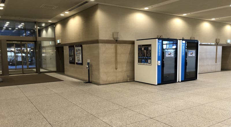 【テレキューブ】大阪アメニティパークの個室型ワークブース（143-01）です。視線と音を遮る、プライベートな集中環境。
