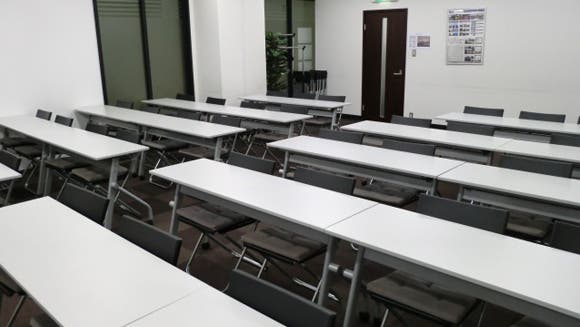 大阪会議室 NSEリアルエステート堂島店 B室(最大38名)の写真1