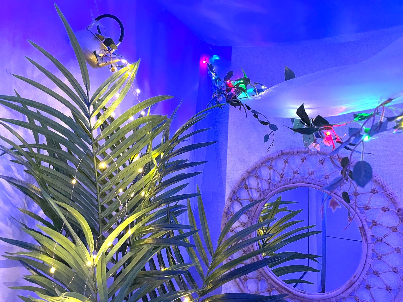 フロアにこのスペースだけ🔥駅1分✨幻想空間🍀🌌大人気ゲーム🎮プロジェクター🎥マットレス🛌飲み会🥂デート💕24Hの写真5